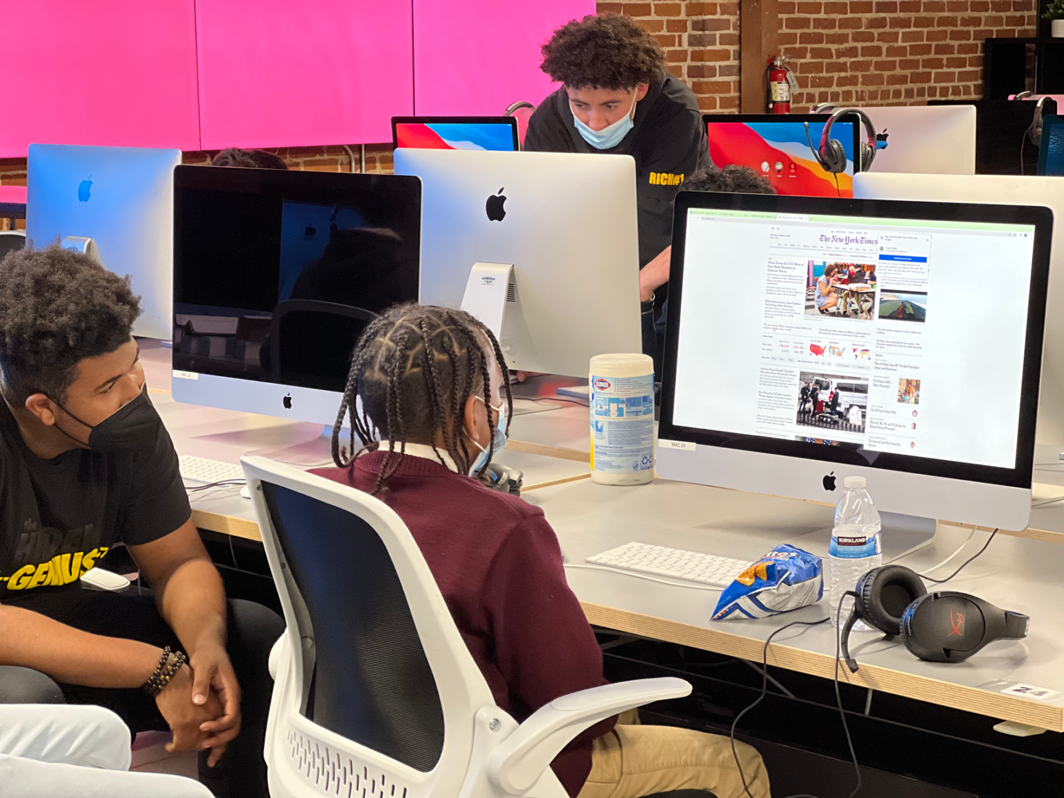 Annual Report 2021 - The Hidden Genius Project